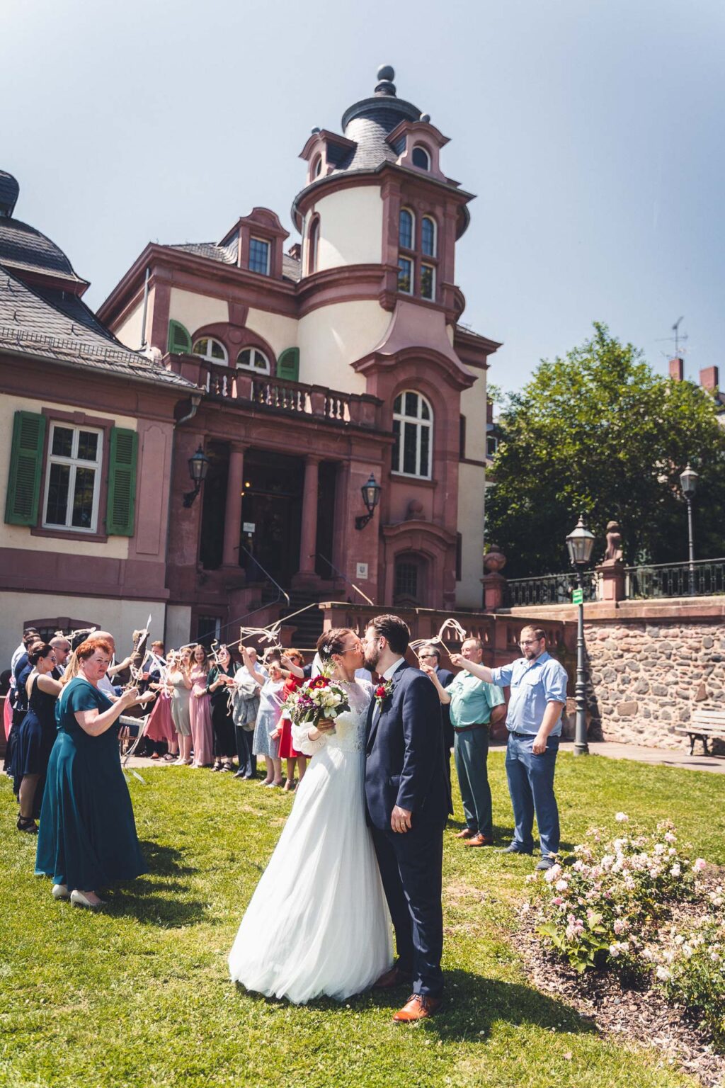 Spannende Brautstrusse Frs Standesamt Bilder